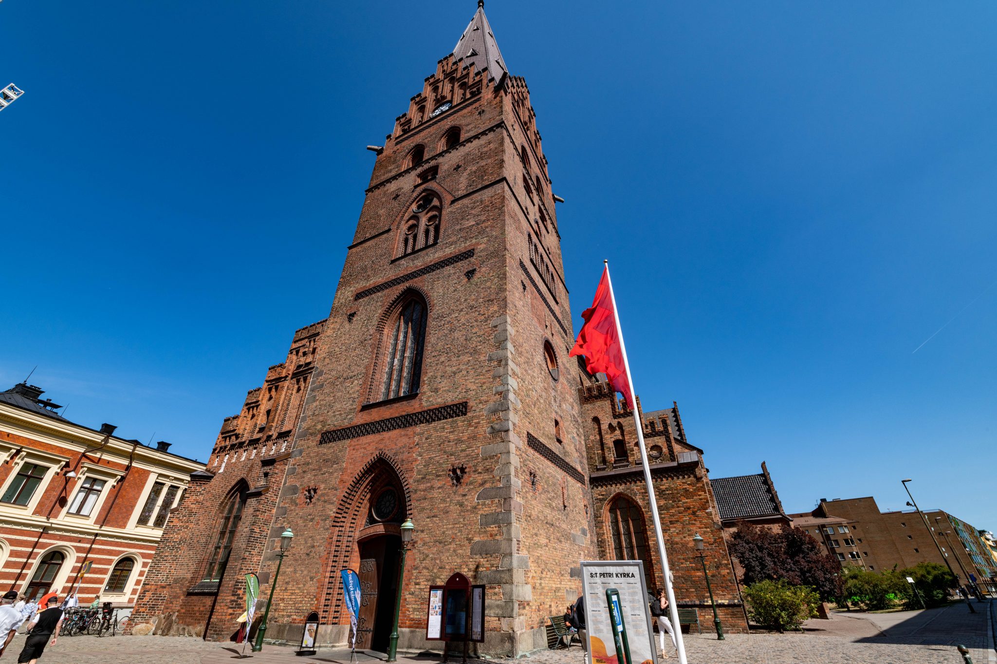 Malmö z Kopenhagi: jak dojechać i co zobaczyć | Guru Podróży