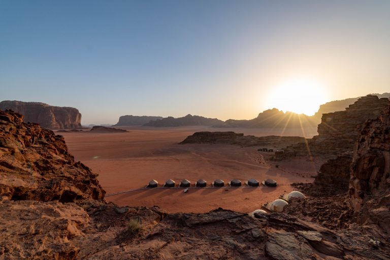 Wadi Rum Jordania: jak spędzić noc na pustyni | Guru Podróży