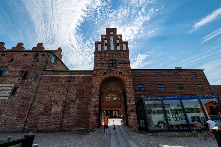 Malmö z Kopenhagi: jak dojechać i co zobaczyć | Guru Podróży