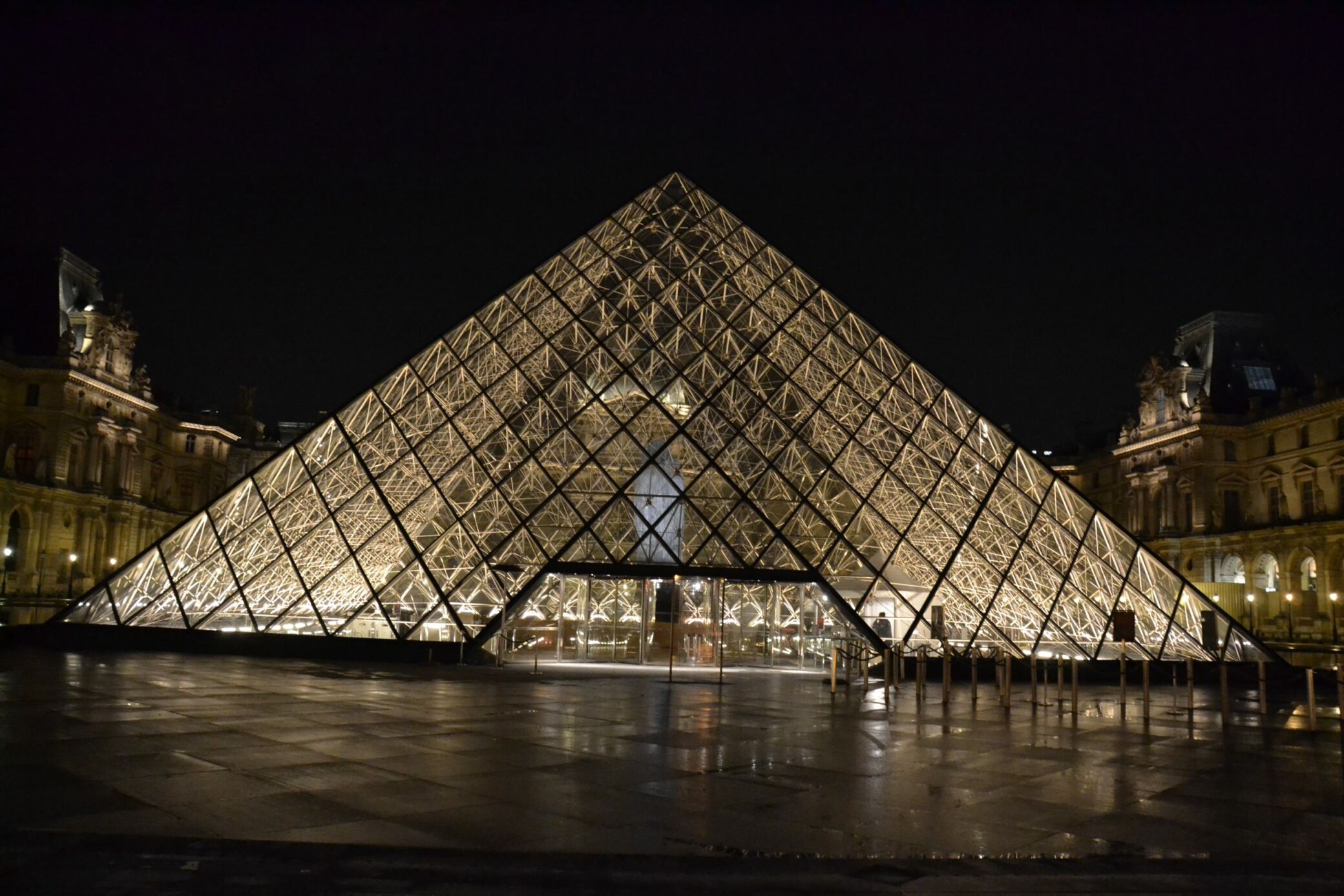 Luwr Paryż: jak wygląda wizyta w paryskim Luwrze | Guru Podróży