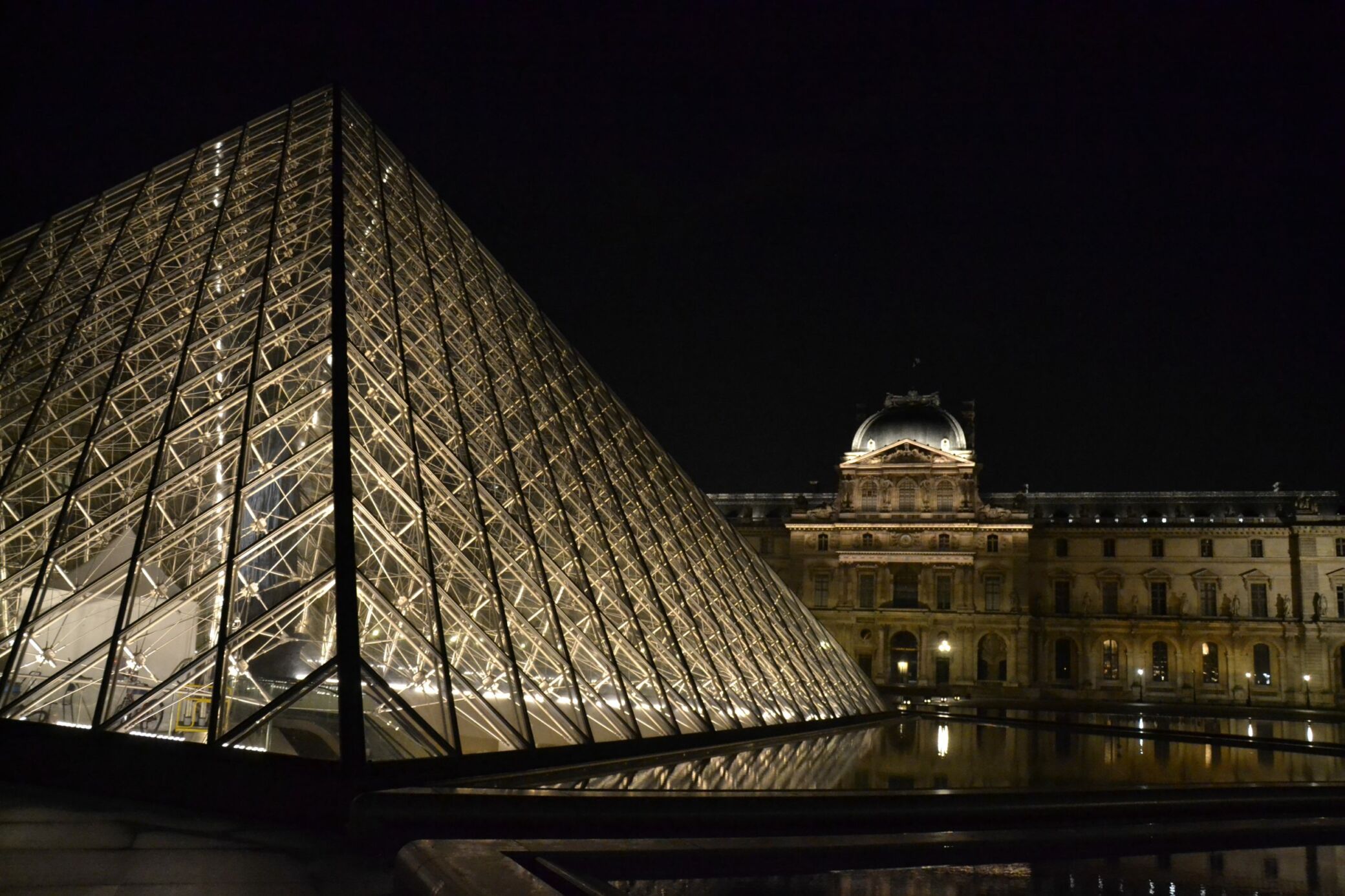 Luwr Paryż: jak wygląda wizyta w paryskim Luwrze | Guru Podróży