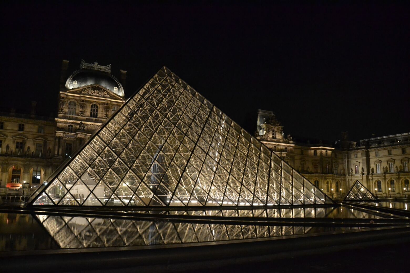 Luwr Paryż: jak wygląda wizyta w paryskim Luwrze | Guru Podróży
