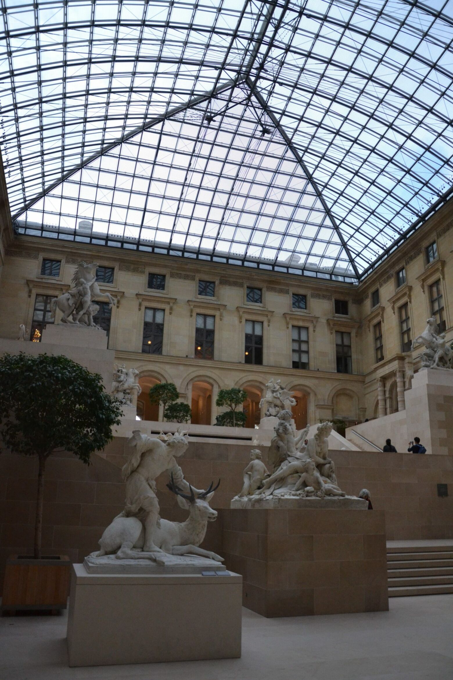 Luwr Paryż: jak wygląda wizyta w paryskim Luwrze | Guru Podróży