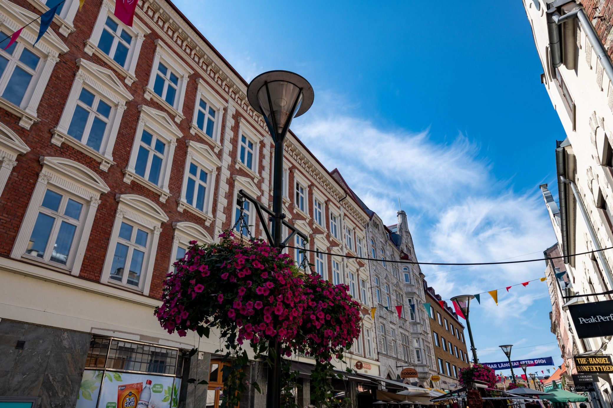 Malmö z Kopenhagi: jak dojechać i co zobaczyć | Guru Podróży