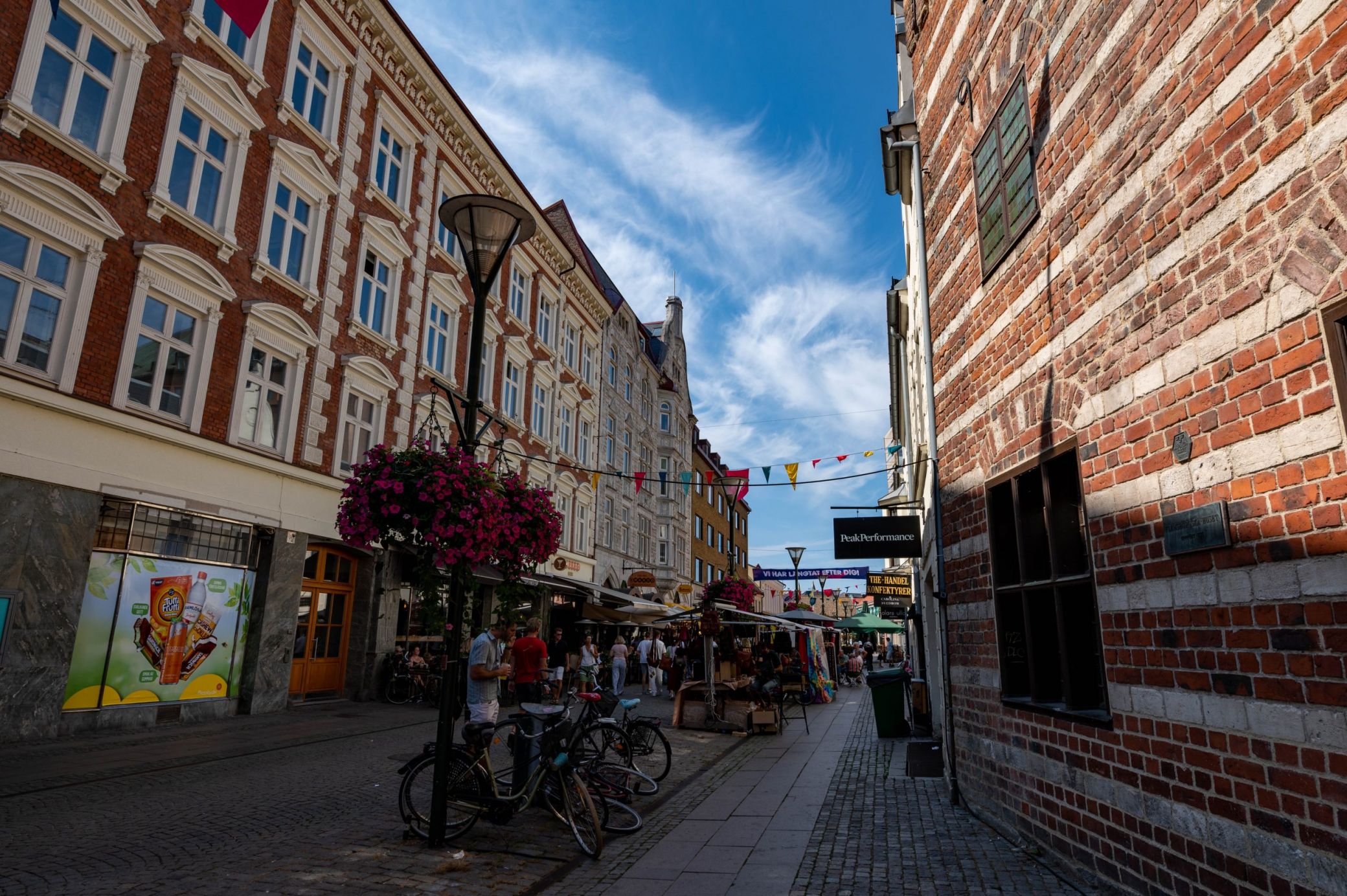 Malmö z Kopenhagi: jak dojechać i co zobaczyć | Guru Podróży