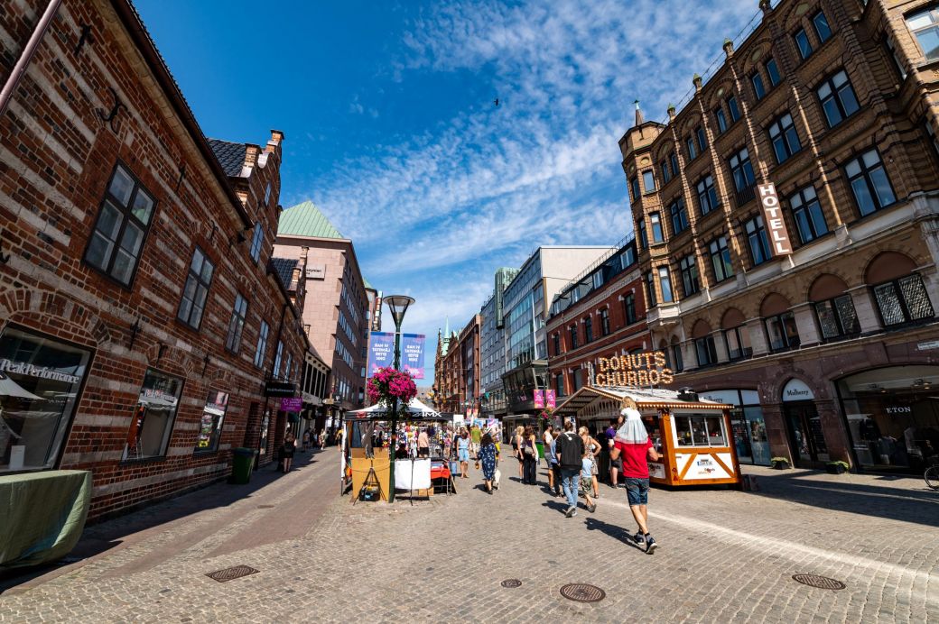 Malmö z Kopenhagi: jak dojechać i co zobaczyć | Guru Podróży